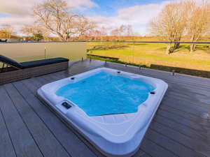 Romantic lodges for a weekend break near Cambridge